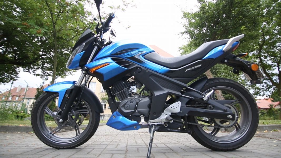 Junak RS 125 (2015) vs Zontes 125 Z2 (2021)